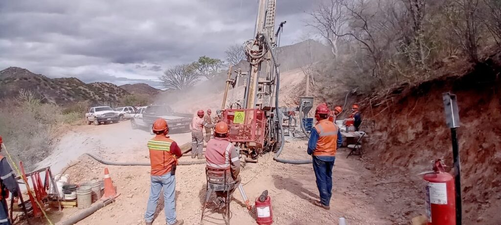 Aztec Minerals se convierte en el propietario 100% del proyecto ...